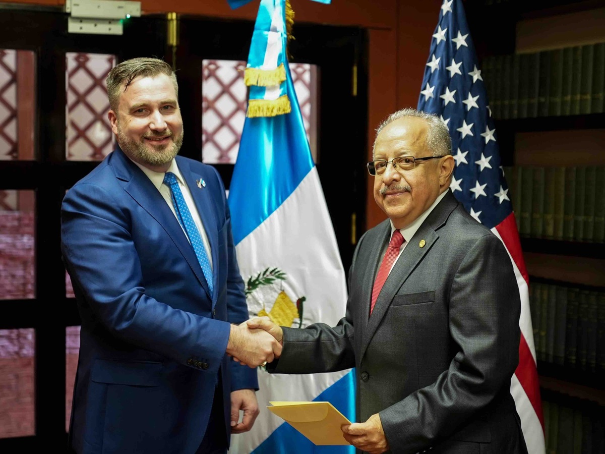 El embajador de Estados Unidos Tobin Bradley llega a Guatemala ...